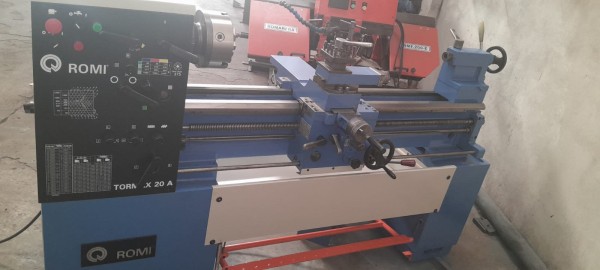 Torno Mecânico Marca ROMI Modelo TORMAX 20A - Portal Máquinas